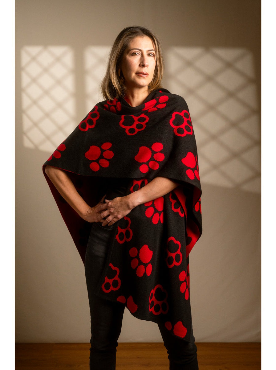 Ruana para mujer doble faz. Huellas Rojo-Negro – Tejidos Casadiego